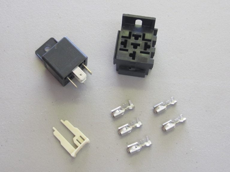 4-Wire Waterproof Relay Socket – CE Auto Electric Supply
